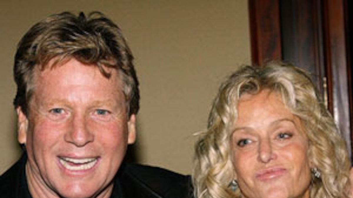 Watch the Premiere of 'Farrah's Story' -- Raw