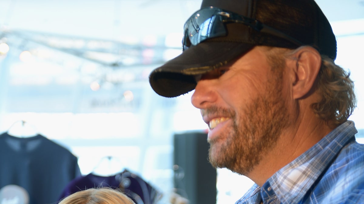 Sneak Peek at the CMT Awards!