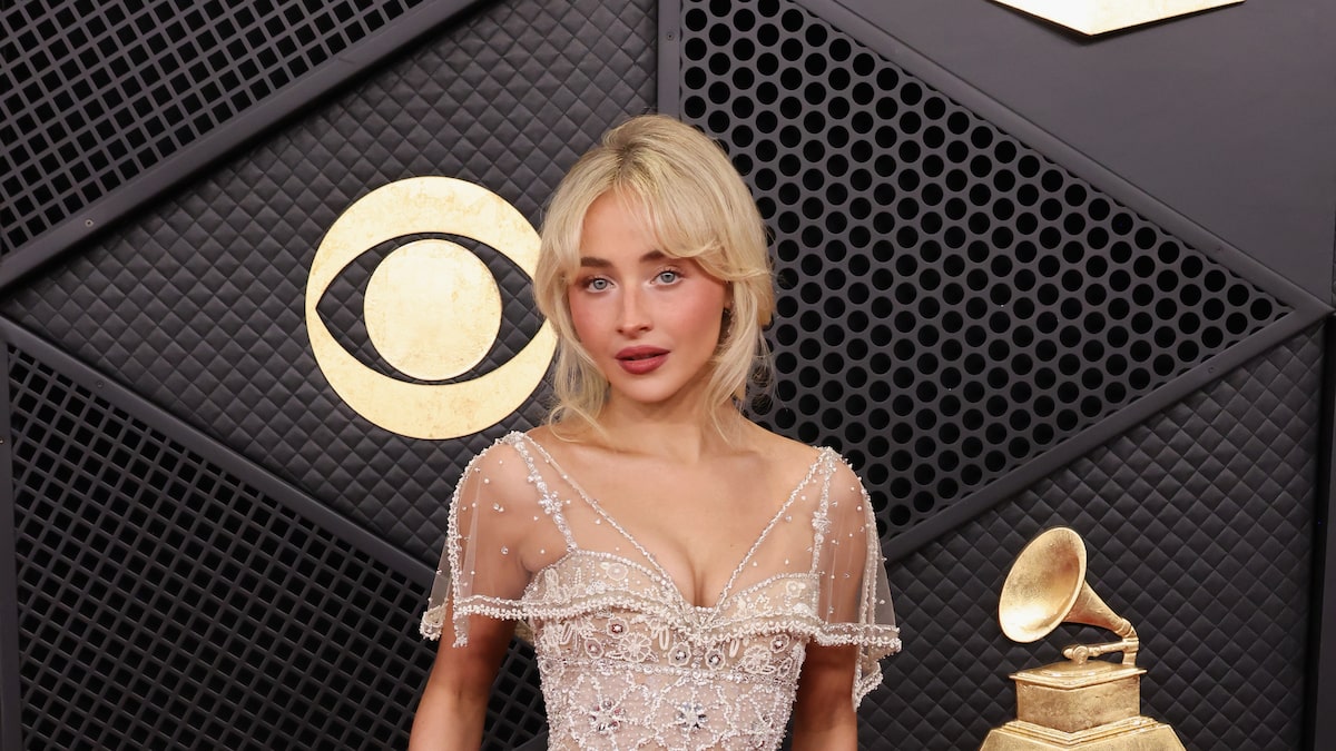 Grammys 2026: Sabrina Carpenter Stuns in Lacy Valentino on Red Carpet