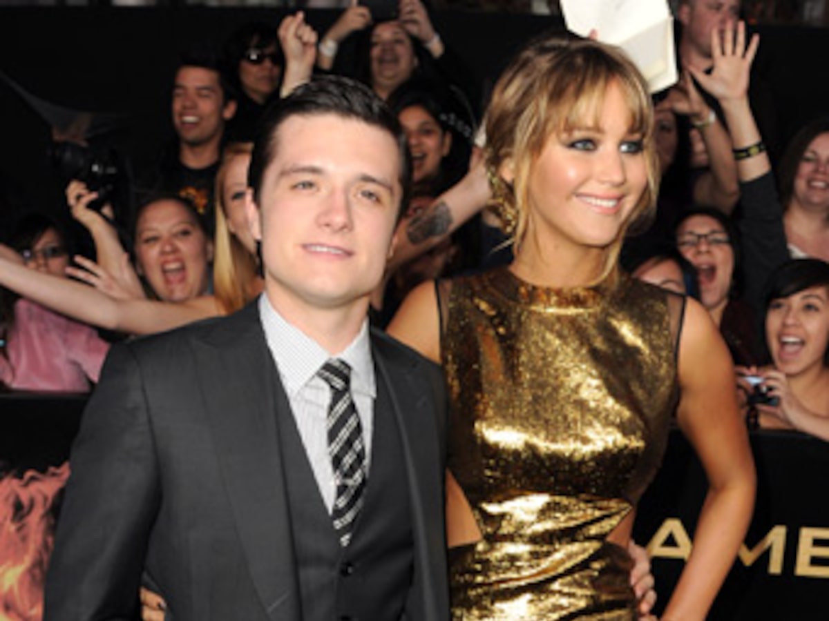 Josh Hutcherson And Jennifer Lawrence Kissing In Catching Fire