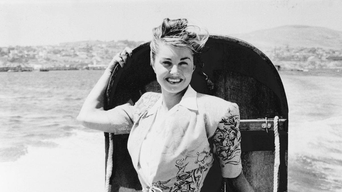 MGM’s Golden Age Swimming Star Esther Williams Dead at 91