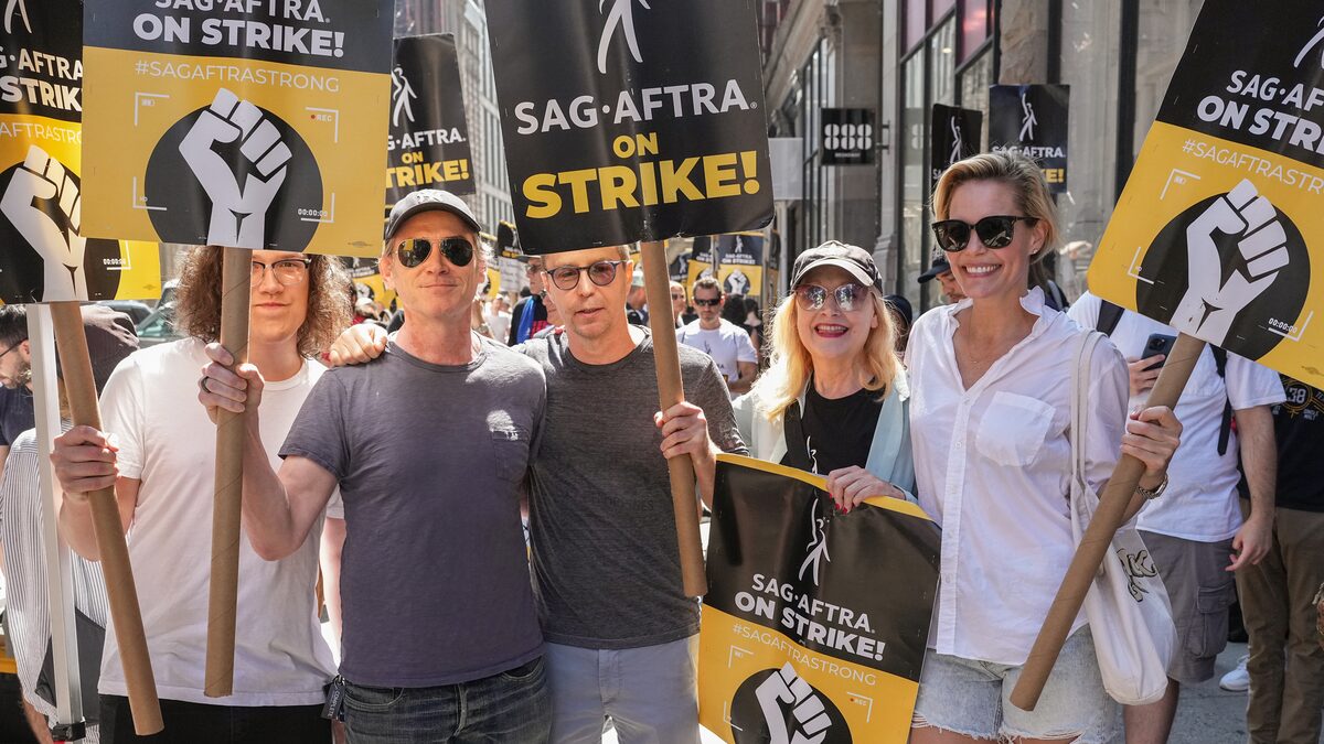 Hollywood Strike: Stars on the Picket Lines