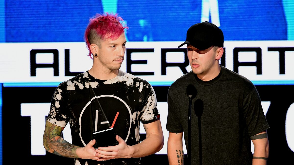 AMAs 2016 Show Photos