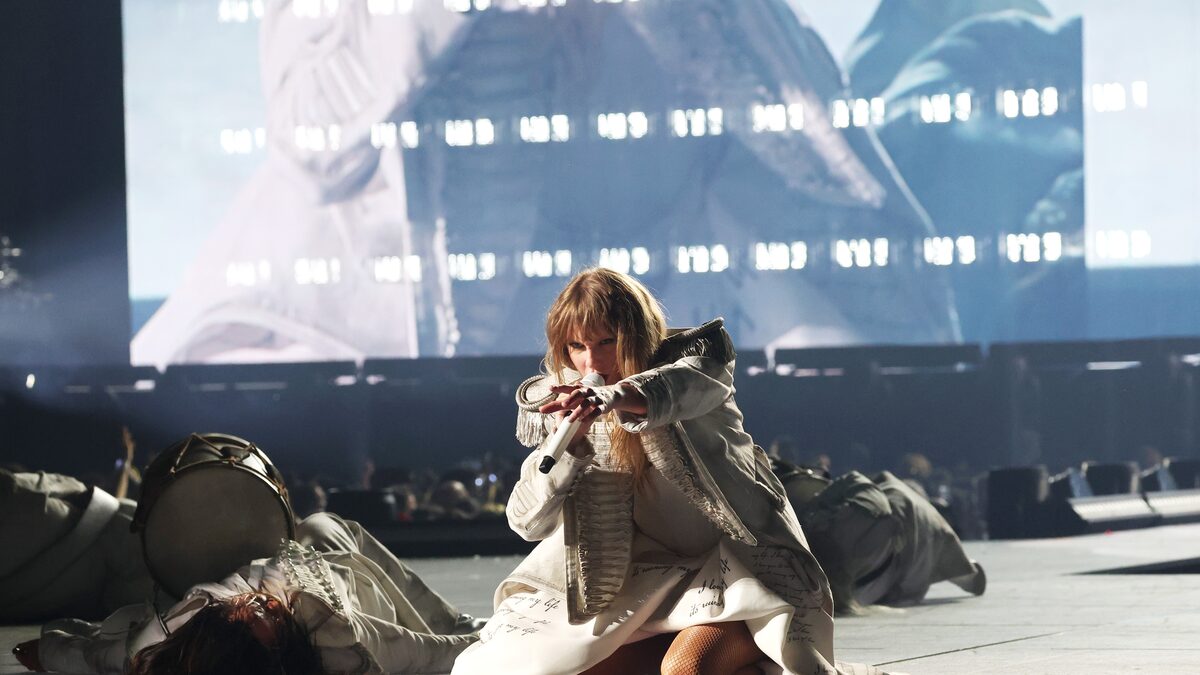 Taylor Swift Debuts 'TTPD' at 1st Eras Tour Show in Paris: Pics!