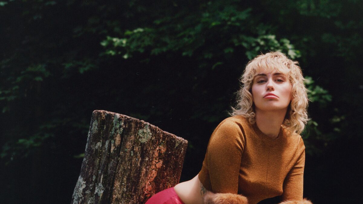 Miley Cyrus' Wild Photo Shoot with Interview Magazine