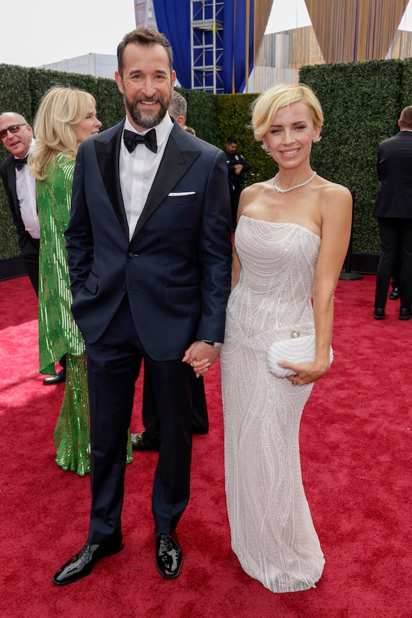 ‘The Pitt’ Star Noah Wyle & Wife Sara Dish on Emmy Date Night! (Exclusive)