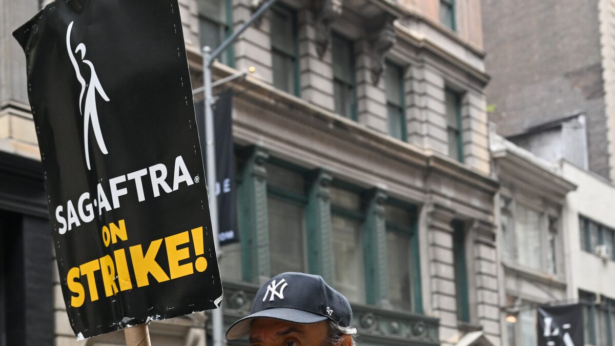 Hollywood Strike: Stars on the Picket Lines