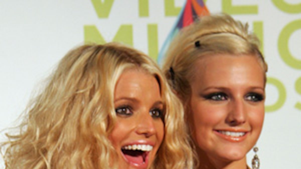 Jessica Says Ashlee Ready to Pop