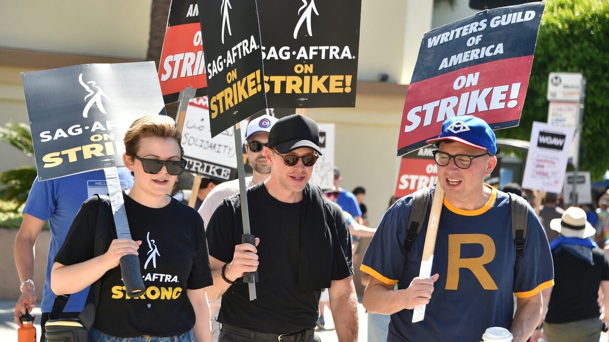 Hollywood Strike: Stars on the Picket Lines